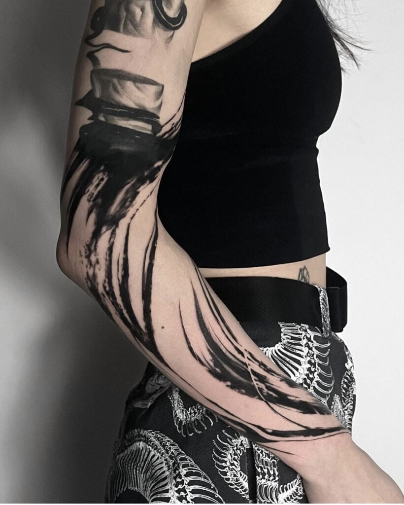 Taria - Blackwork Tattoo Artist in Montreal | Oly Anger Tattoo